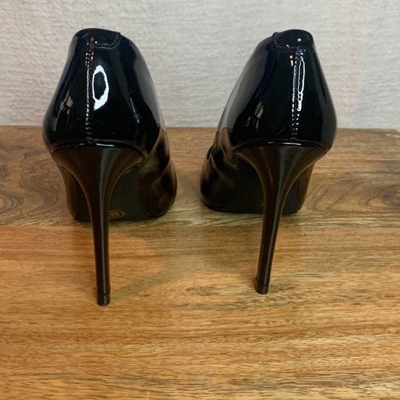 Steve Madden | Shoes | Steve Madden Classic Black Patent Stilettos ...